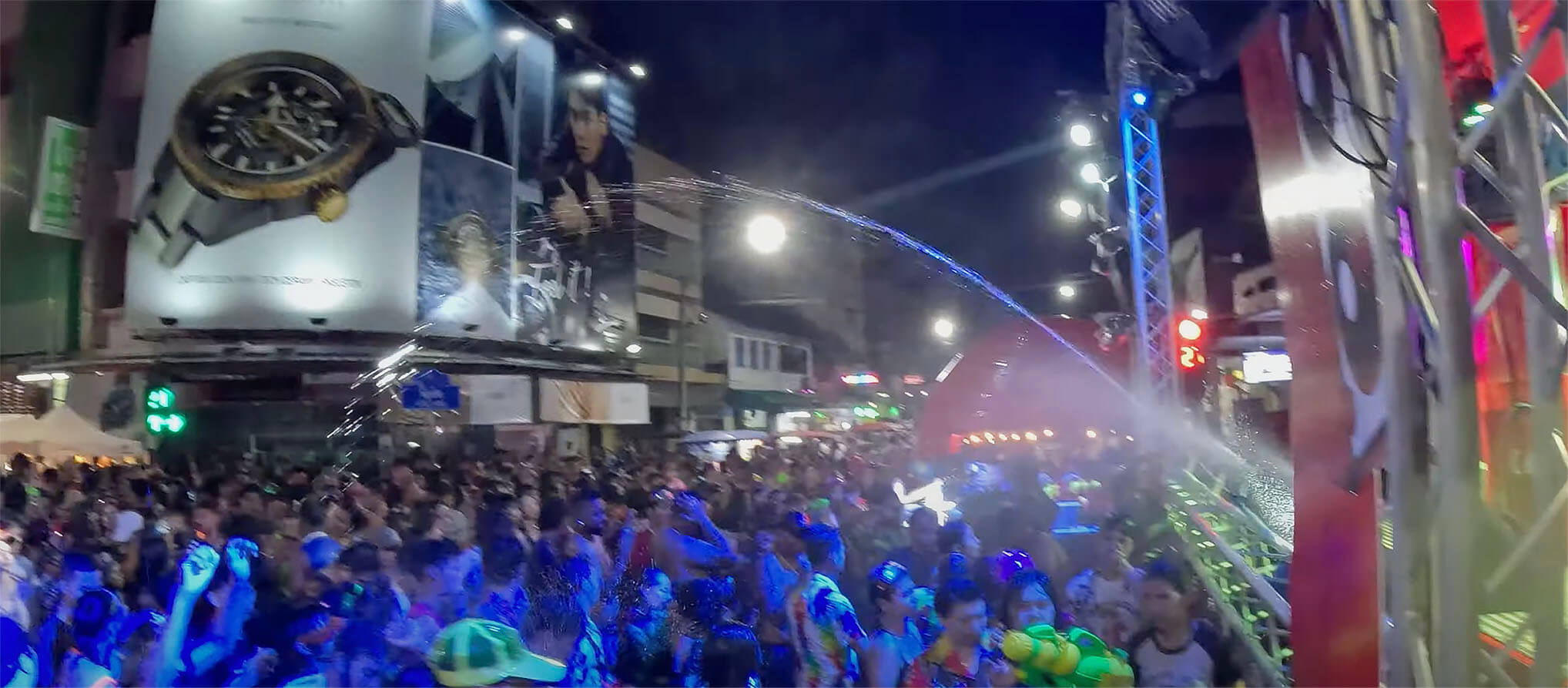 Capture the Main Stage Action at Music Festivals all Summer Long